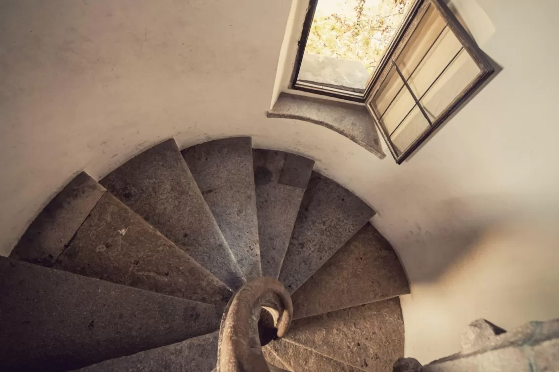 The history of the spiral staircase an Medieval Staircases